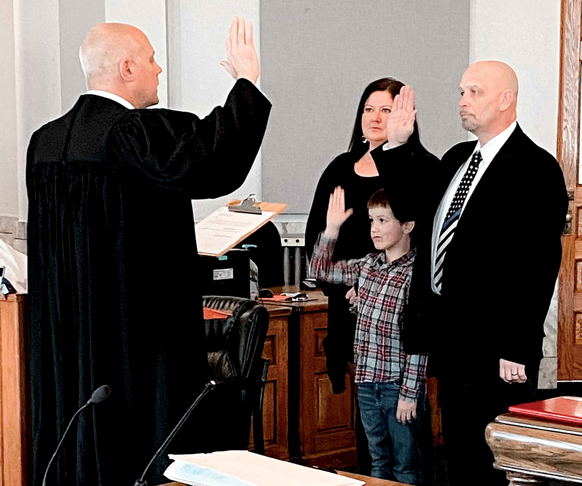 Elbon sworn in as new sheriff | News, Sports, Jobs - The Intermountain